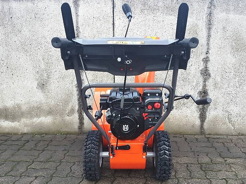 Schneefräse Husqvarna ST 124 mit 61 cm Räumbreite im Kanton Aargau - tutti.ch