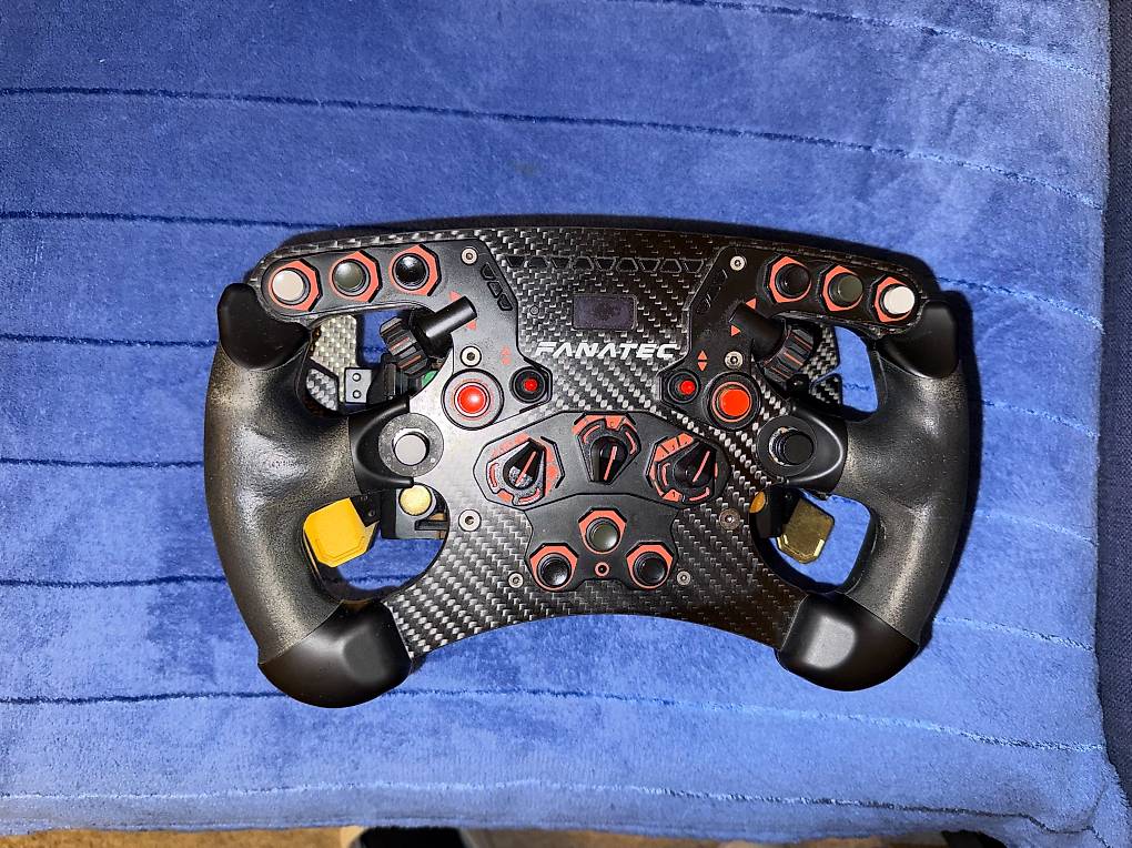 Fanatec Formula V2 + Fanatec Podium Advanced Paddle Module im Kanton ...