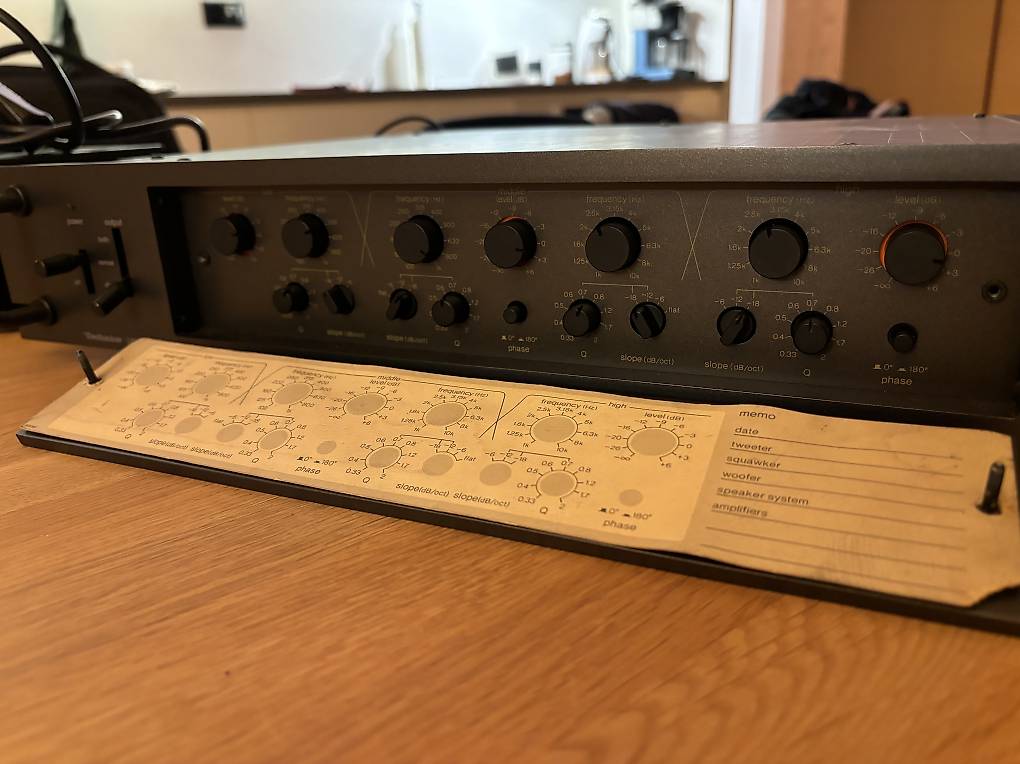 Technics SH-9015C Stereo electronic crossover 3 way im Kanton Tessin ...