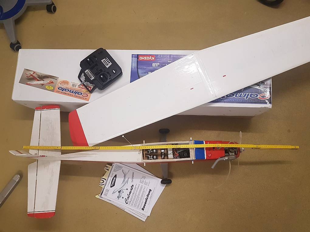 Modellflugzeug und Teile aus privater Sammlung im Kanton Zürich - tutti.ch