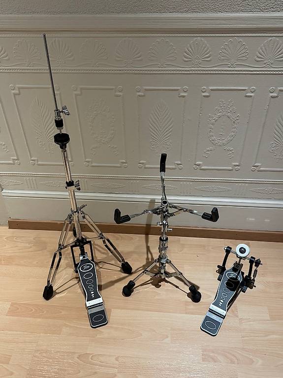Complete Drum Hardware Bundle - Hi-Hat + Bass + snare stand im Kanton ...
