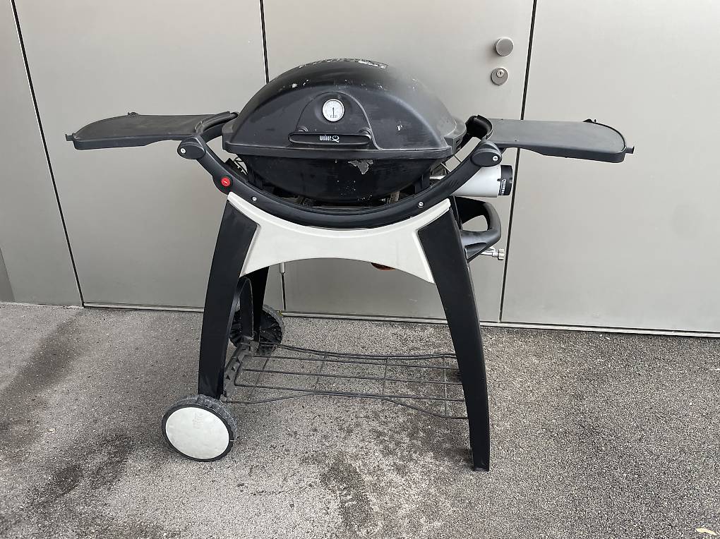 Weber Gasgrill Q200, funktionsfähig - Bastlerobjekt im Kanton Zürich ...