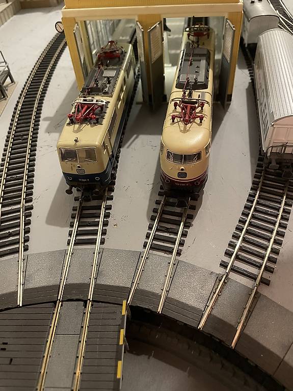 Modelleisenbahn Anlage komplett HO Roco im Kanton Zürich - tutti.ch