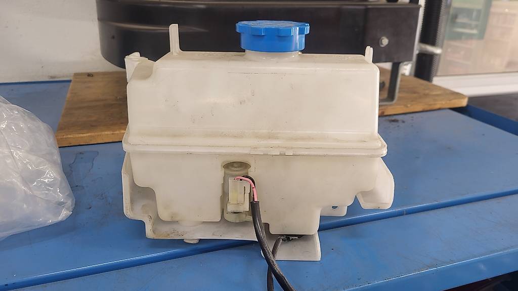 Subaru Impreza WRX STI Bugeye 01-02 Intercooler Spray Tank im Kanton ...