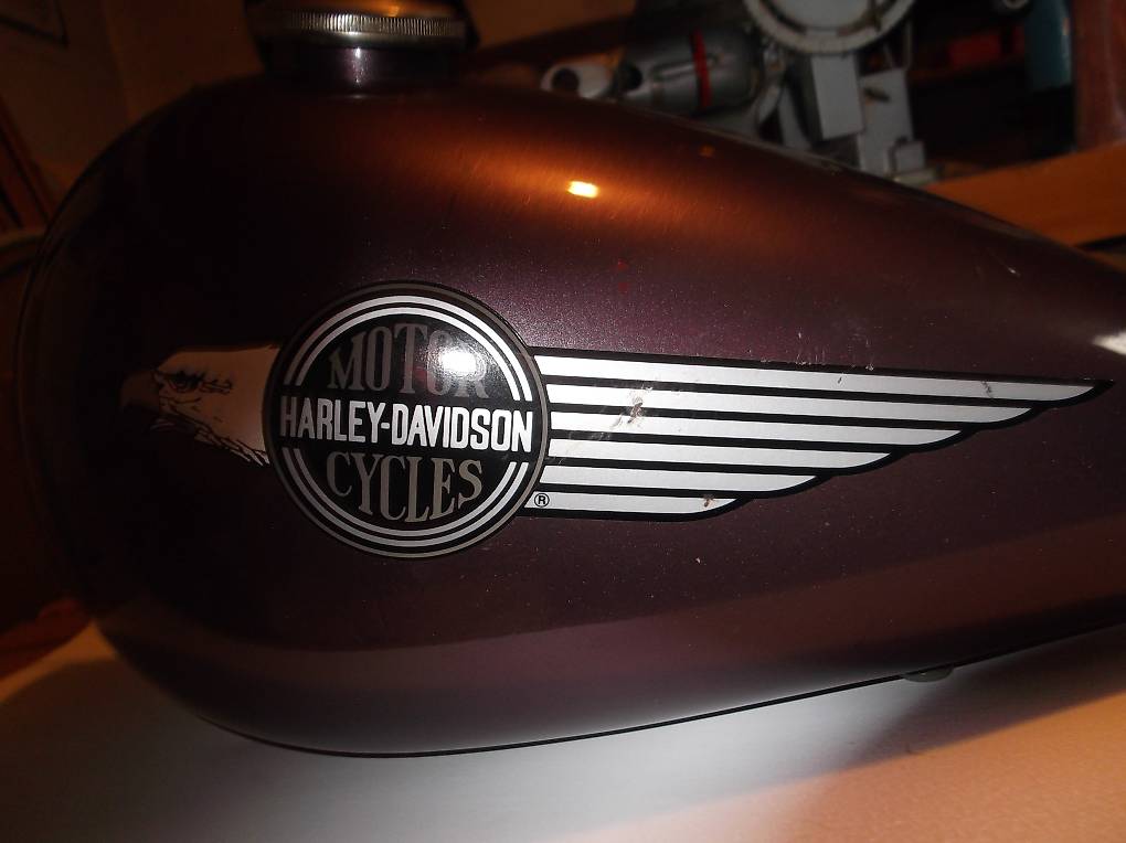 Harley-Davidson Big Bob Tank im Kanton Bern - tutti.ch