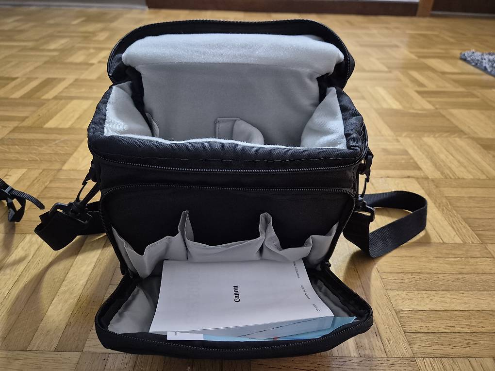 Canon EOS 2000D. Con tutti gli accessori im Kanton Tessin - tutti.ch