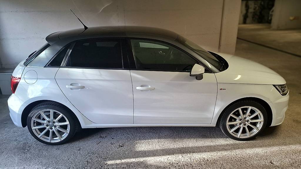 Audi A1 Weiss Mit Schwarzem Dach