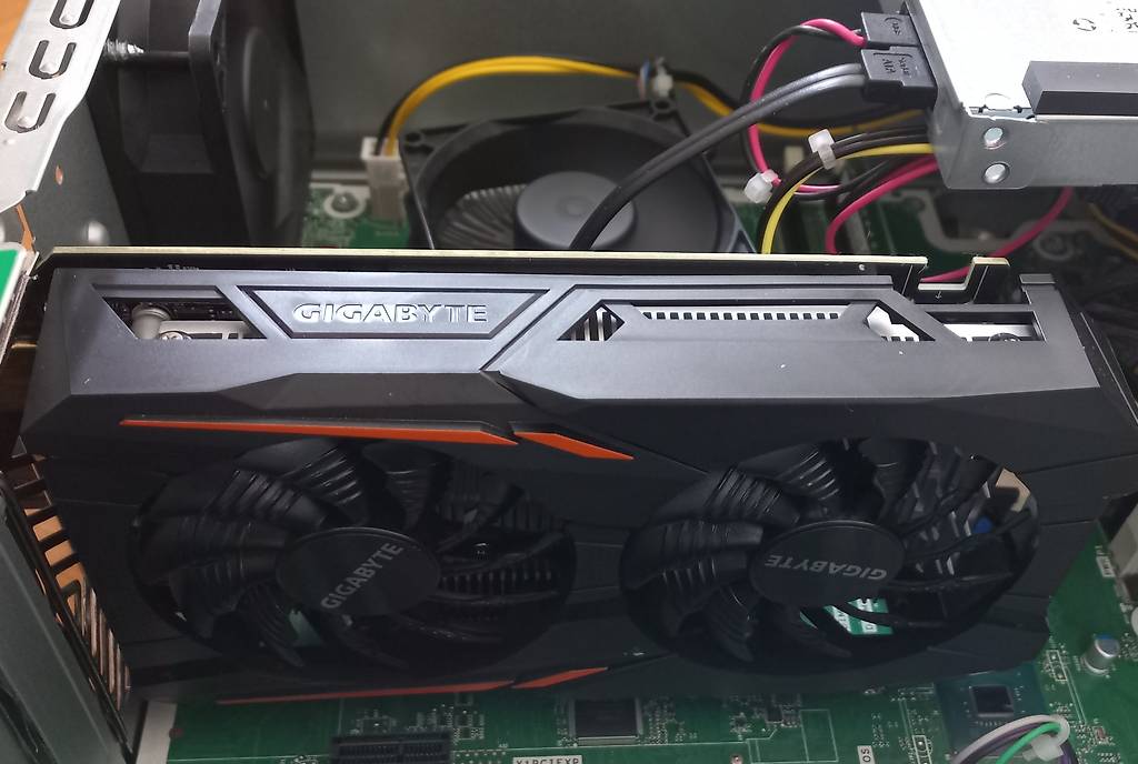 Gaming PC: I5-10500, 16GB RAM, GTX 1050TI GKarte, SSD, Win11 im Kanton ...