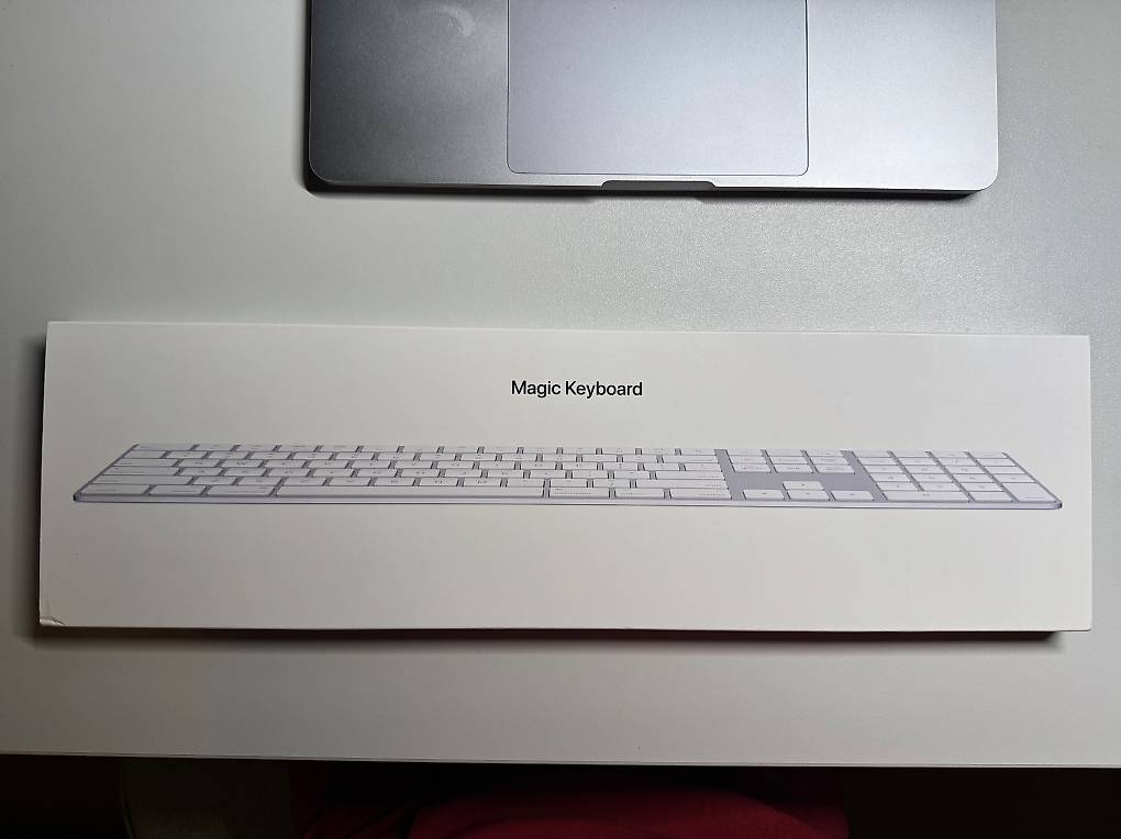 Apple Magic keyboard mit Ziffernblock (NEU, Intl. Layout) im Kanton ...