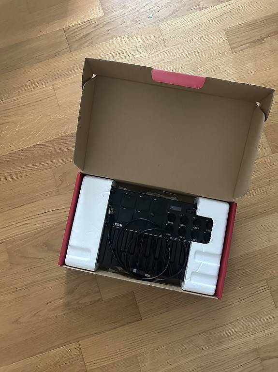 Akai Professional MPKmini Schwarze Edition im Kanton Zürich - tutti.ch