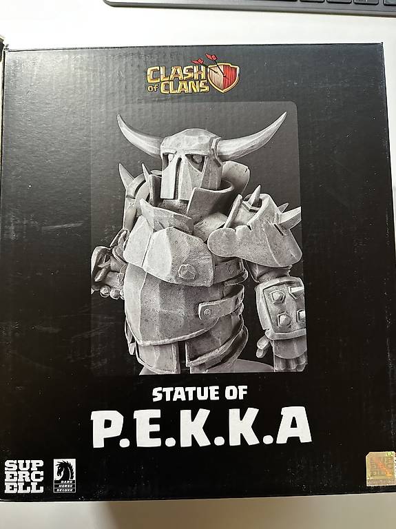 Pekka Supercell Clash of Clans Statue of PEKKA Figur Clash R im Kanton ...