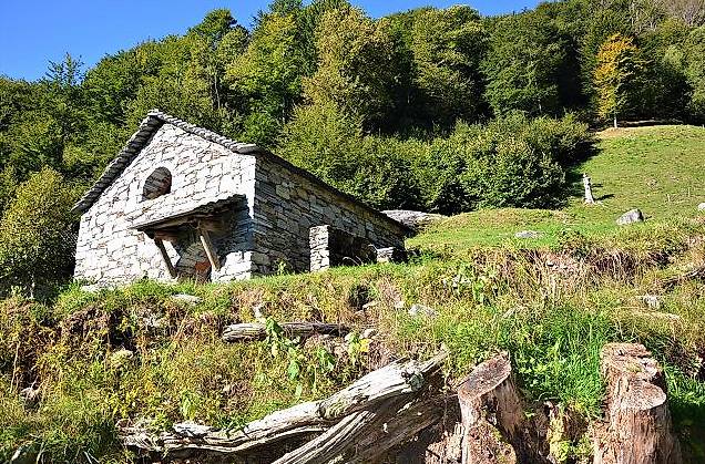 2 Rustico mit viel Land/ 2 rustici con grande terreno Cantone Ticino ...