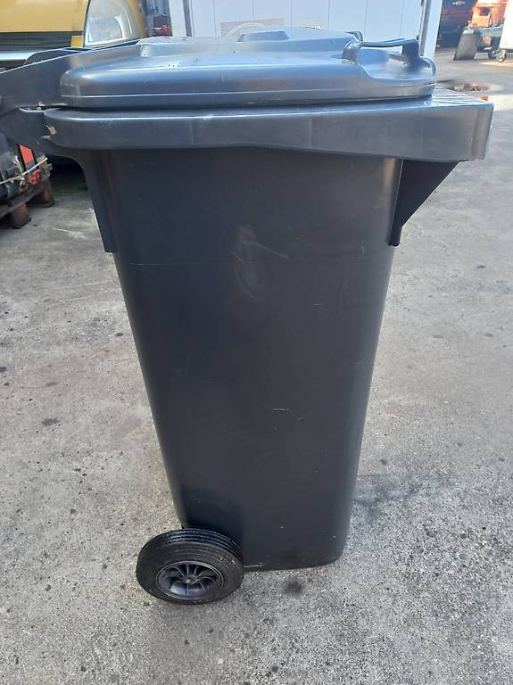 PVC Kehrichtcontainer 120L Container Sackhalter f 110L Säcke im Kanton ...