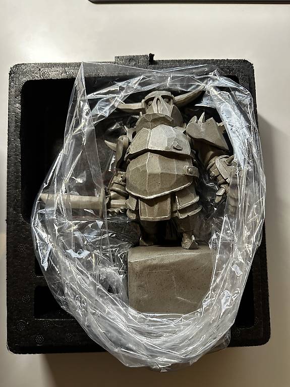 Pekka Supercell Clash of Clans Statue of PEKKA Figur Clash R im Kanton ...