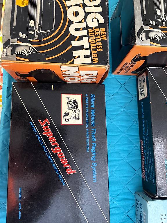 US Vintage Autoalarm-Sammlung Auto Page AP/4000 im Kanton St. Gallen ...