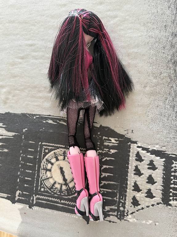 Draculaura Monster High Puppe im Kanton Zürich - tutti.ch