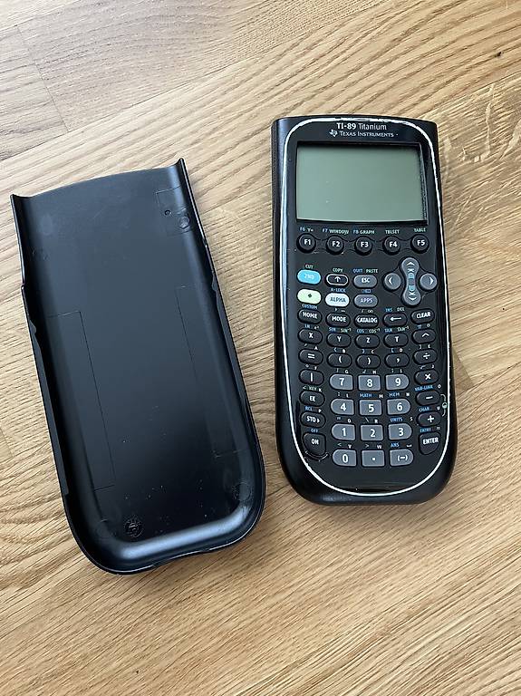 Texas Instruments TI-89 Titanium Rechner im Kanton Solothurn - tutti.ch