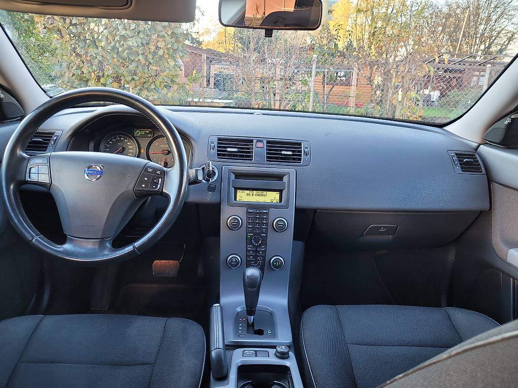 Volvo V50 D3 Kinetic Geartronic - tutti.ch