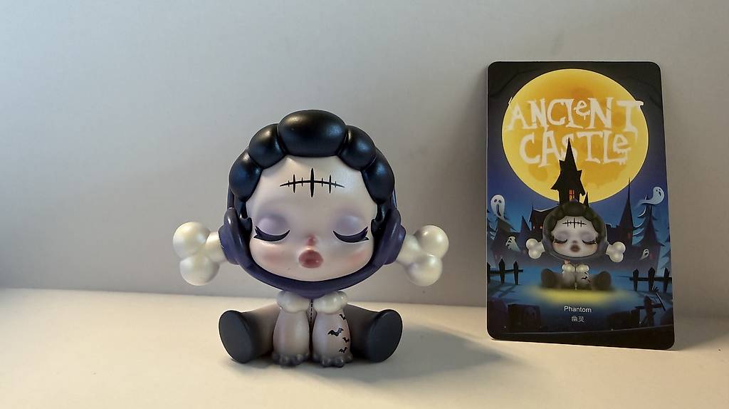 Skullpanda Popmart Original Figur im Kanton Bern - tutti.ch