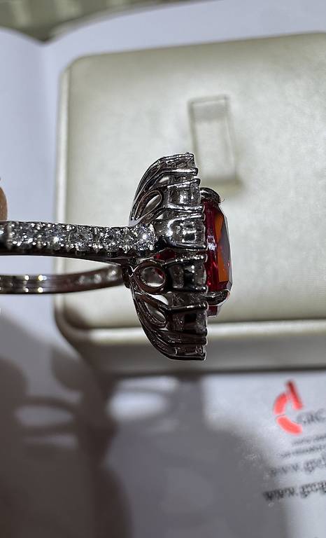 Pigeon Blood Platinum 4.60 Lab Ruby mit GRC im Kanton Zürich - tutti.ch