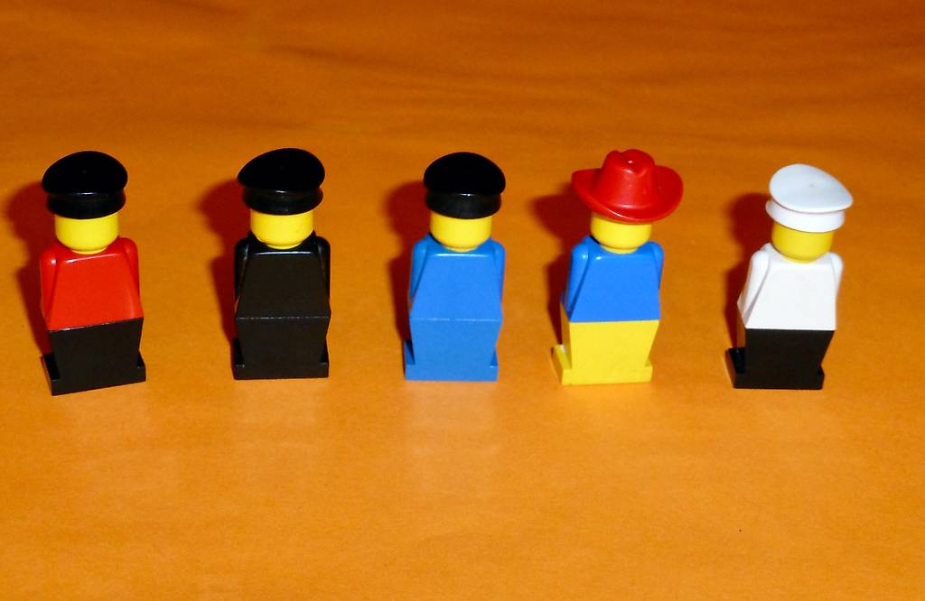 Lego / 5 alte Minifiguren 70er Jahre im Kanton Zürich - tutti.ch