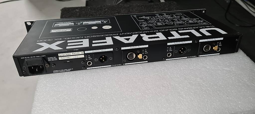 Behringer Ultrafex EX 3000 SOUND ENHANCEMEN Processor im Kanton Zürich ...