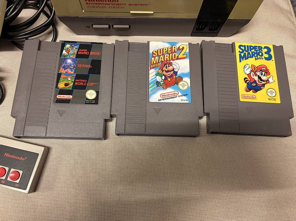 Nintendo NES Konsole plus 3 Mario Spiele im Kanton Zürich - tutti.ch