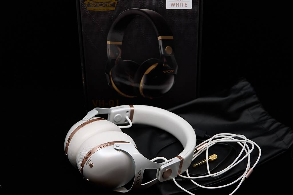 VOX VH-Q1 Noise-Cancelling Headphones White im Kanton Basel-Landschaft ...