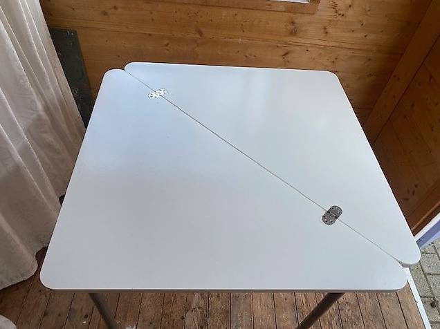 Platzsparender Tisch, faltbar im Kanton Zürich - tutti.ch