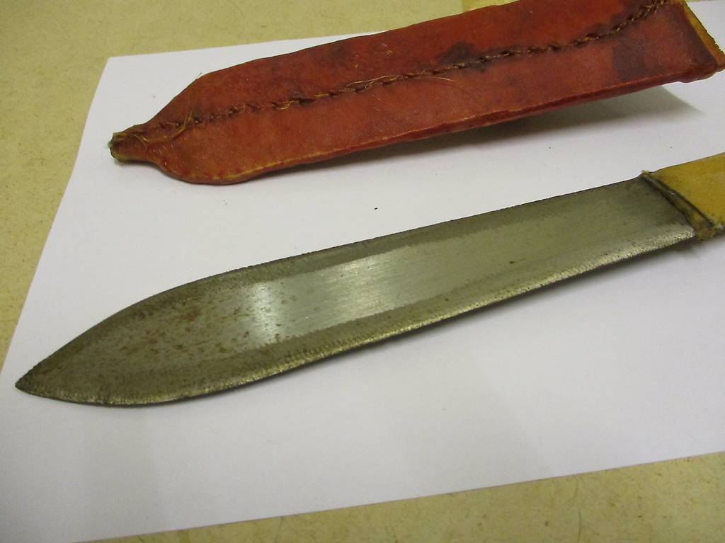 Eskimo-Messer mit Scheide aus Tierhaut Jagd-Messer Pfadi im Kanton ...