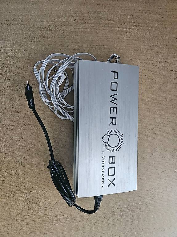 Seil-Display-System A4 / LED Schaufenster-Werbung / Display im Kanton ...