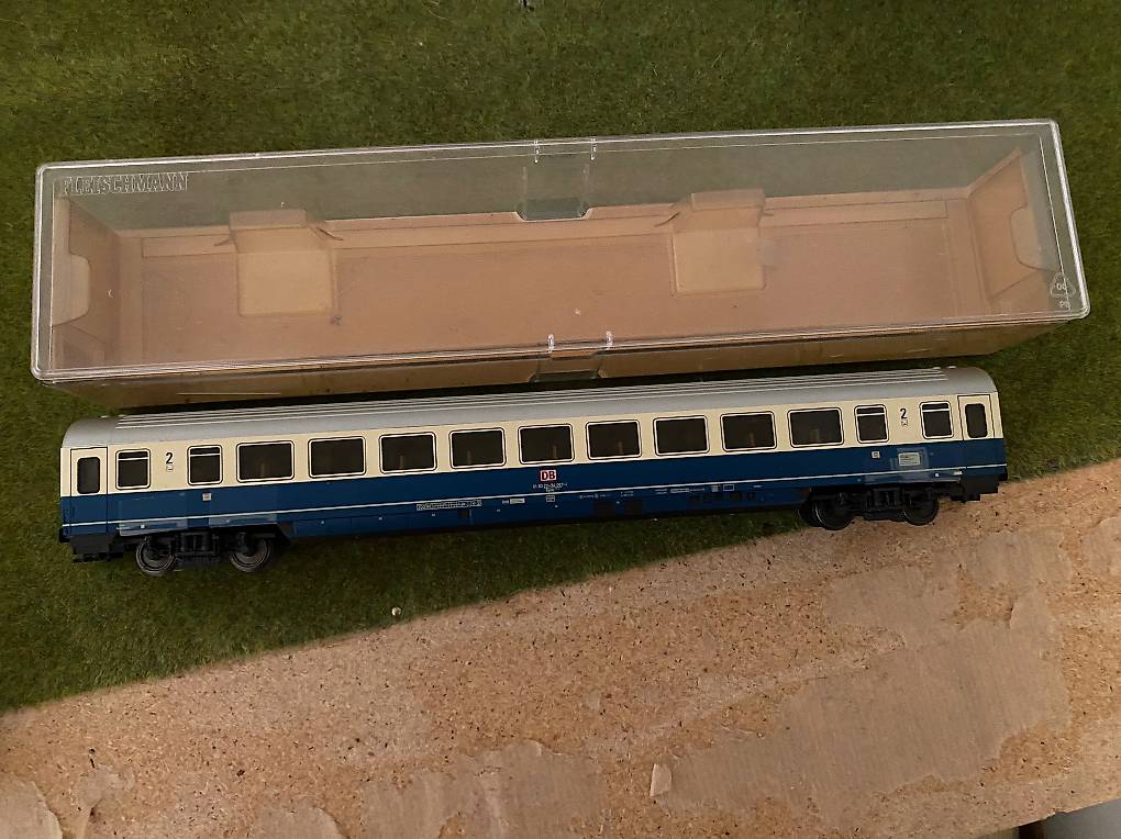 Fleischmann 5614 IC EC Schnellzugwagen 2.Kl DB H0 DC im Kanton Luzern ...