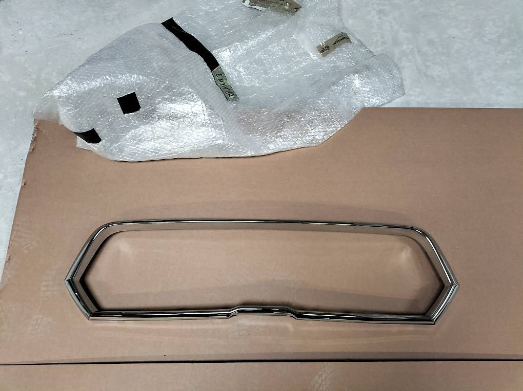 Skoda Enyaq Grill Zierleiste neu im Kanton St. Gallen - tutti.ch