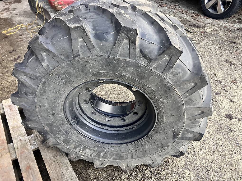 4 Kompletträder 445/70R19.5 Michelin XF im Kanton Bern - tutti.ch
