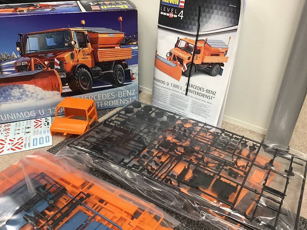 Revell Mercedes Benz Unimog U 1300 L Winterdienst Canton Argovie - tutti.ch