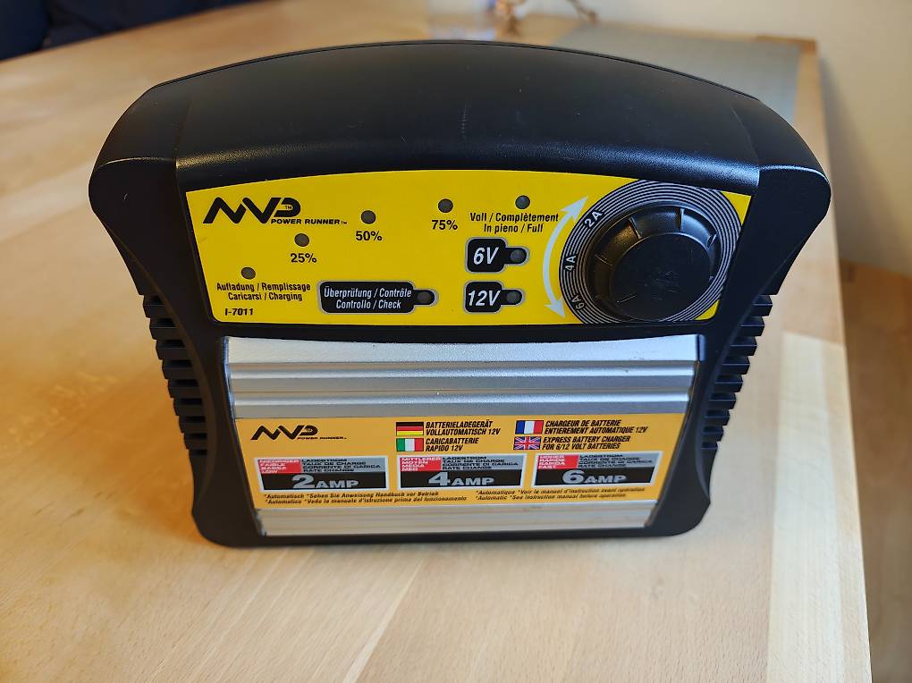 Batteterieladegerät MVP Power Runner 12/6V im Kanton Zürich - tutti.ch