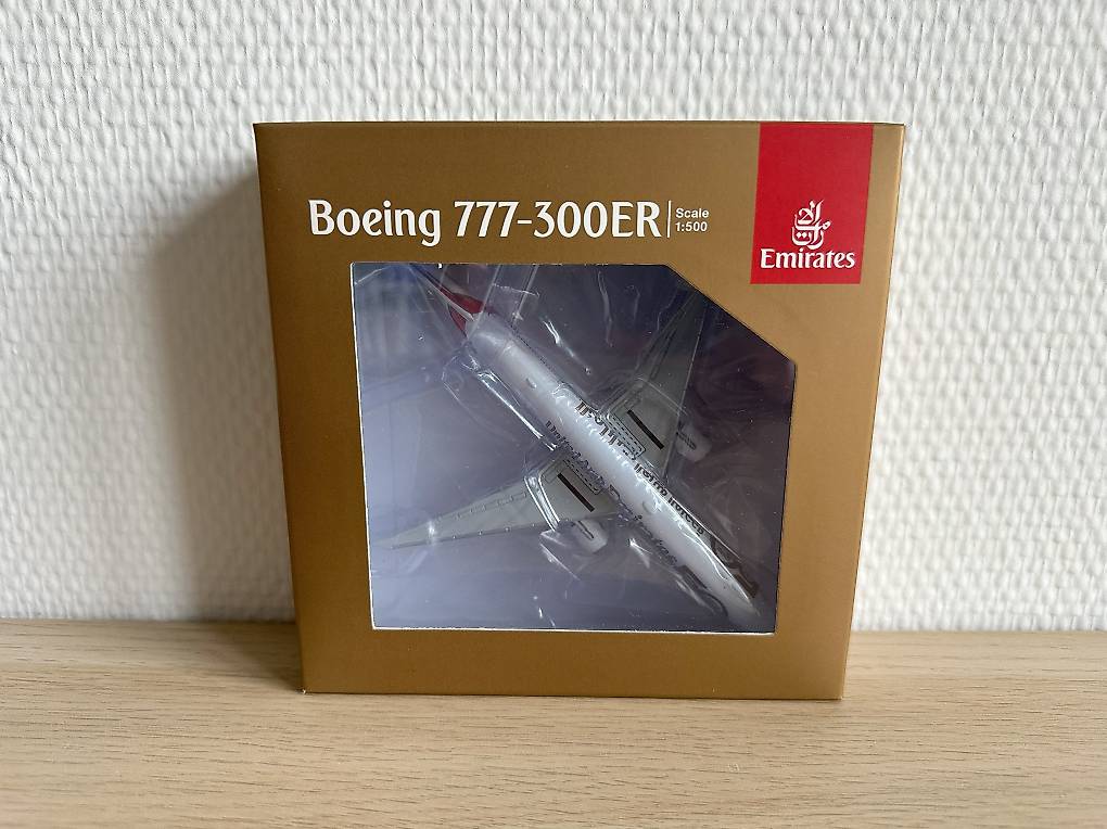 Emirates Boeing 777-300ER UAE 50th years Herpa Wings im Kanton Zürich ...