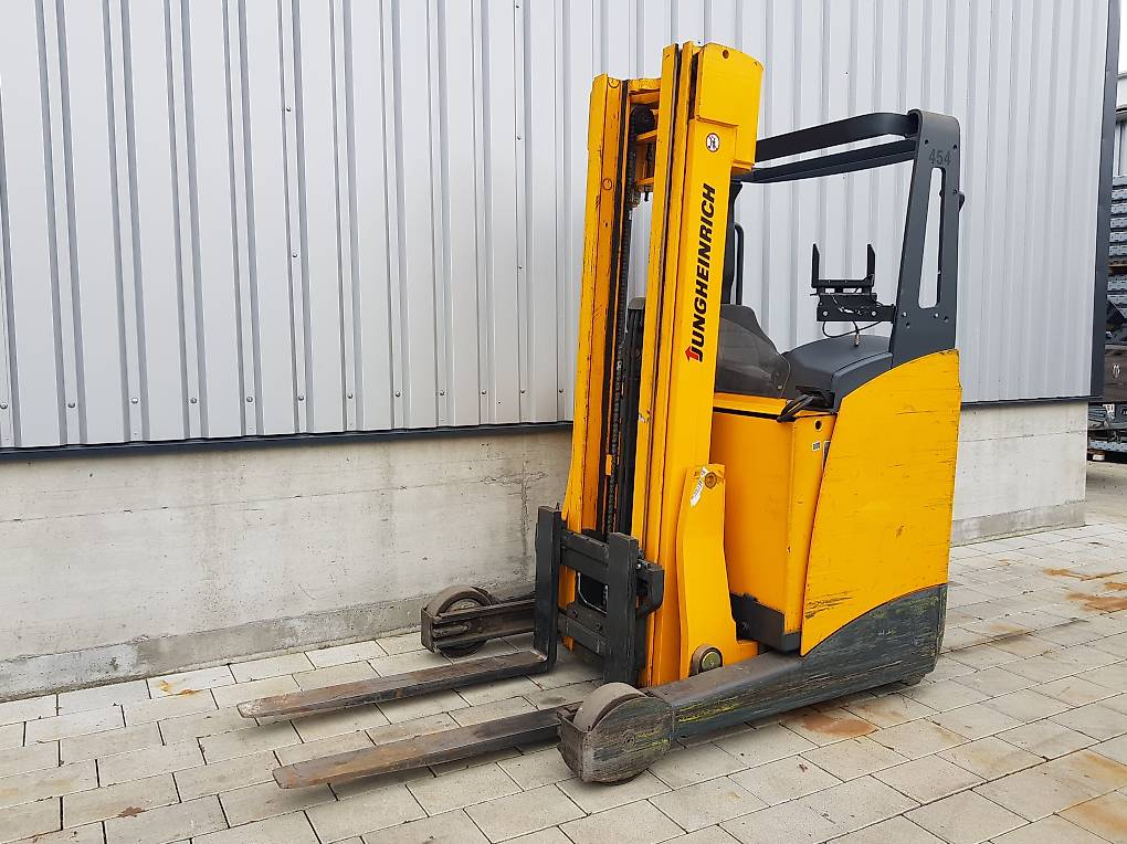 Stapler Jungheinrich ETV 14 mit 360° Lenkung Triplex Hub 530 im Kanton ...