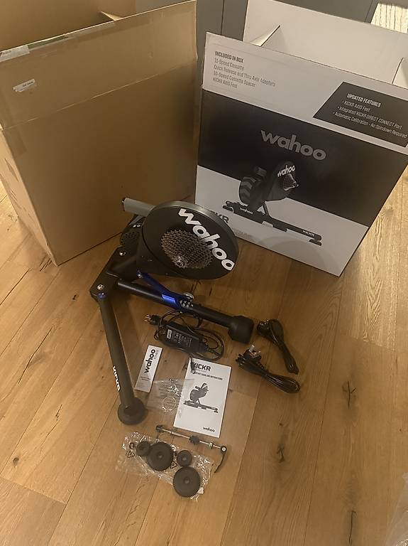 Wahoo Kickr V5 - nur 43h benutzt. Versand in OVP im Kanton Luzern ...