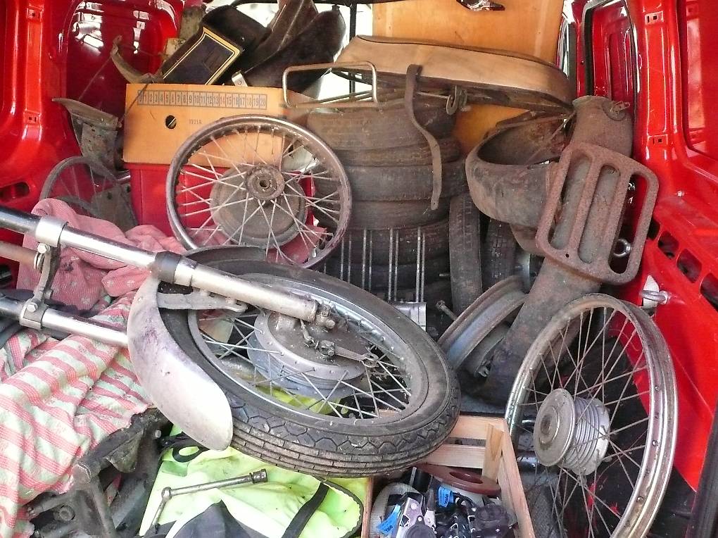 MOTORRAD OLDTIMER RÄDER BSA HONDA SUZUKI PUCH MOTOM KREIDLER Cantone ...