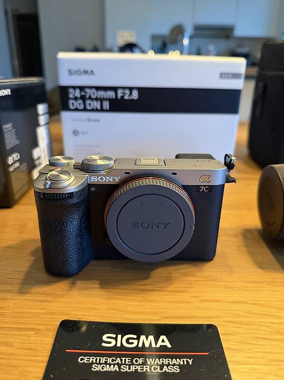 Sony a7c ii + Sigma 24-70mm f2.8 im Kanton Solothurn - tutti.ch