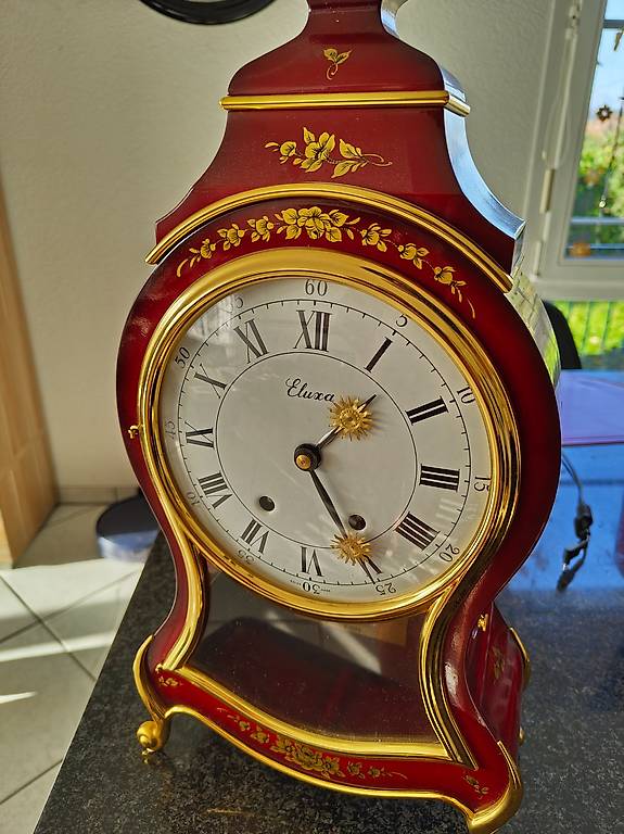 Elegante Pendeluhr im klassischen Louis XVI-Stil im Kanton Bern - tutti.ch