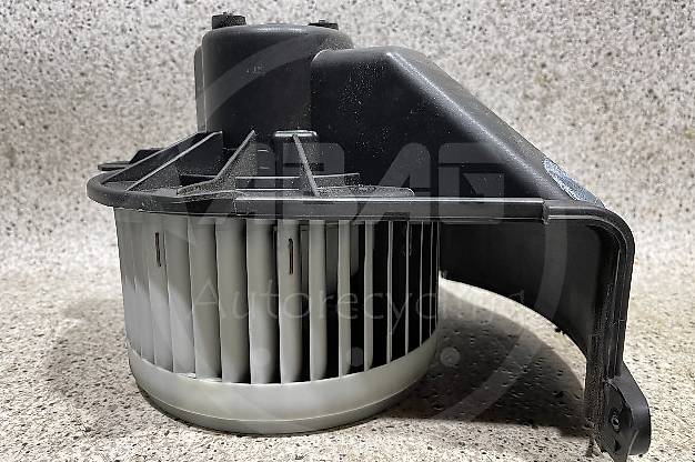 173830100 Gebläsemotor/Lüfter Innenraum Opel Movano im Kanton Luzern ...