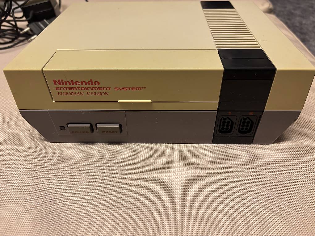 Nintendo NES Konsole plus 3 Mario Spiele im Kanton Zürich - tutti.ch