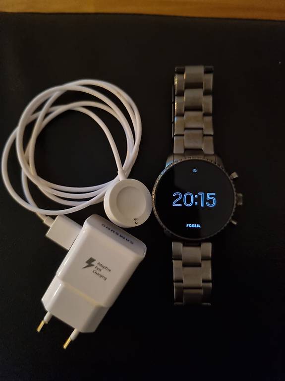Fossil Gen 6 Smartwatch (Modell DW6F1) im Kanton Basel-Landschaft ...
