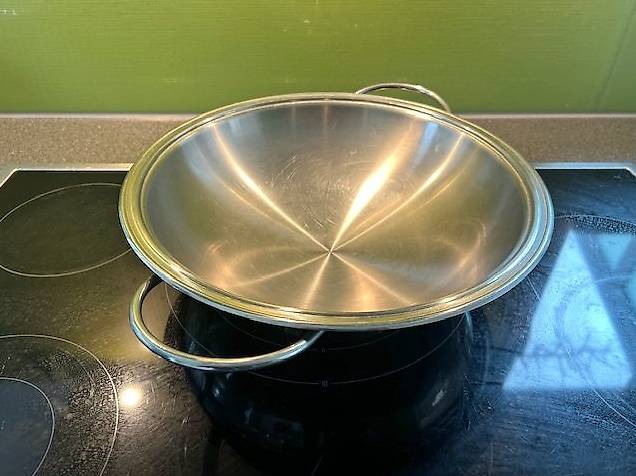 Edelstahl-Wok von Betty Bossy - kaum benutzt - 34 cm im Kanton Thurgau ...