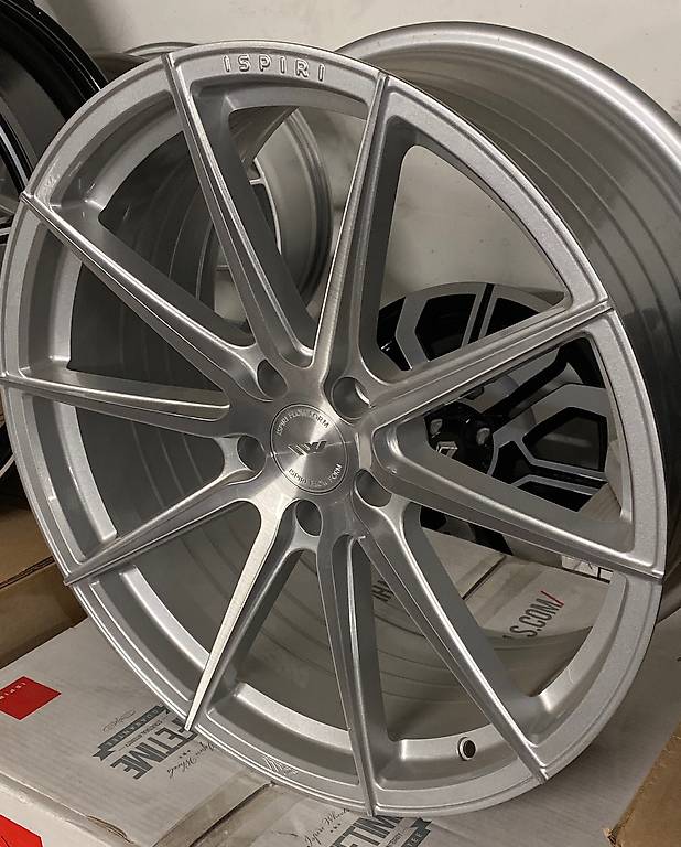 Tesla Model 3 oder Model Y Alufelgen 8x20 im Kanton Zürich - tutti.ch