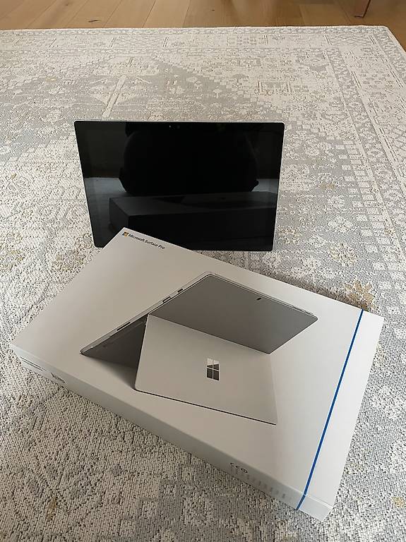 Microsoft Surface Pro 4 Tablet mit Windows 10, i5 Prozessor im Kanton ...