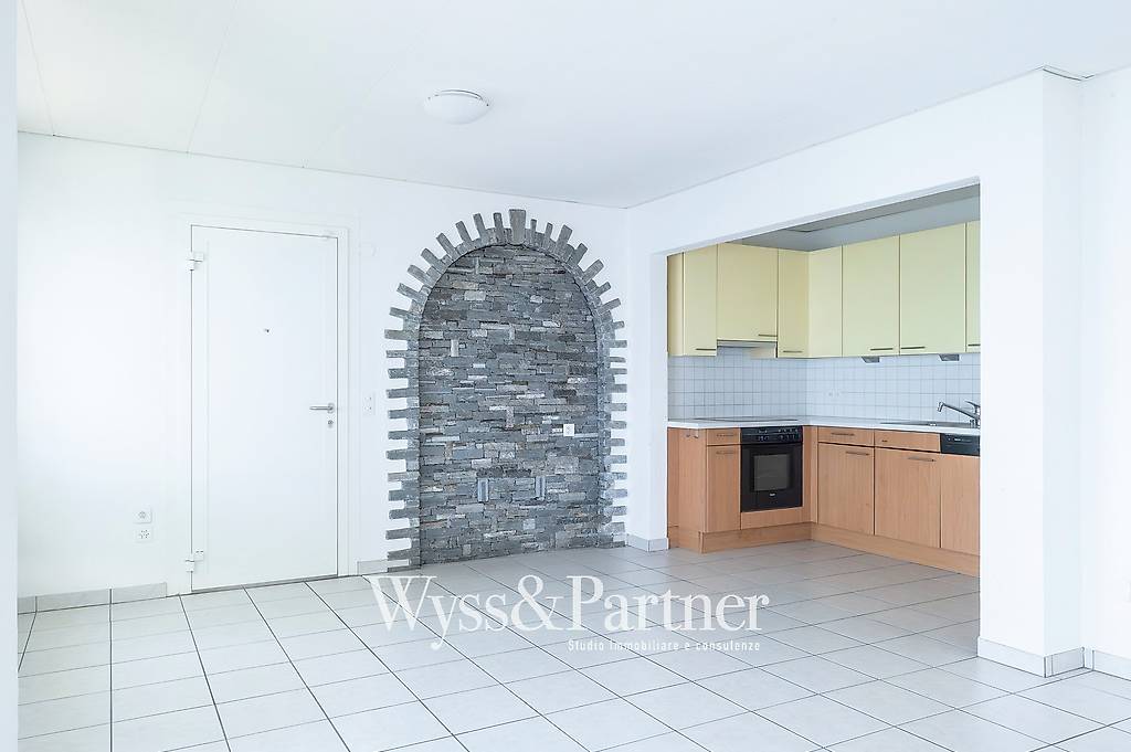 Porto Ronco - luminoso 3.5 locali sul lago im Kanton Tessin mieten ...