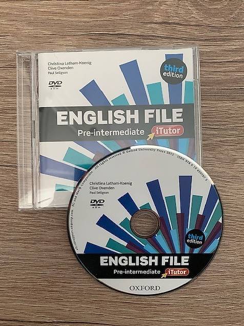 English File Pre-intermediate Teacher's book Third edition im Kanton ...